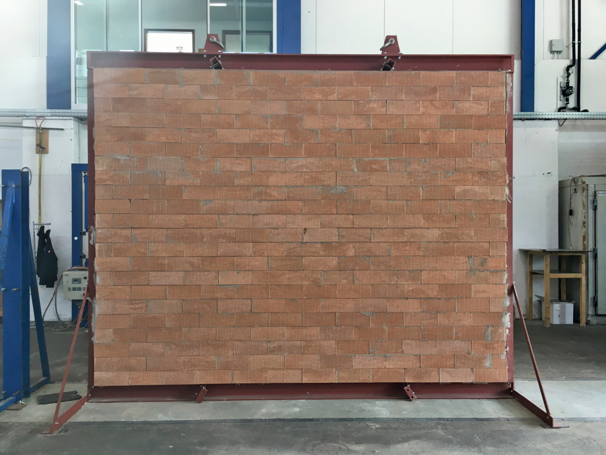 Erster Innenwand-Vollziegel aus recyceltem Material - Ziegelindustrie ...