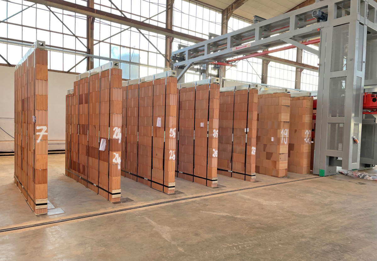 Series prefabrication of brick wall elements - Brick and Tile Industry ...